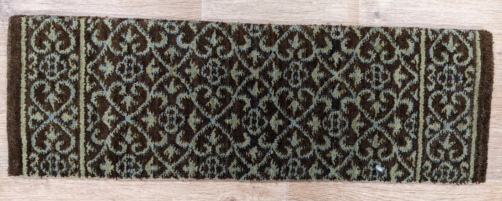 Chateau Reims RM21 Brownstone 27 and 36 Inch Stair Runner and Treads