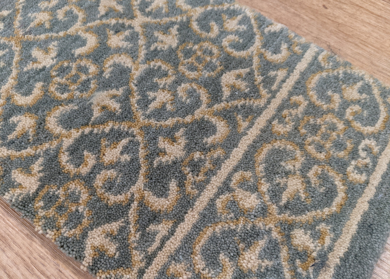 Chateau Reims RM21 Sapphire 27 and 36 Inch Stair Runner and Treads